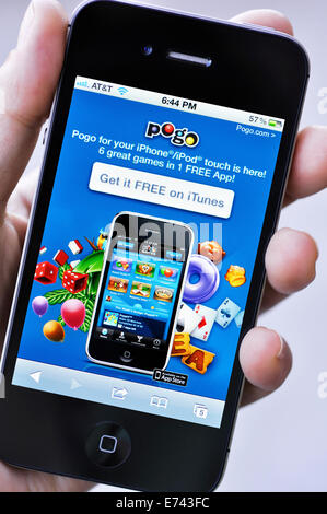 iPhone screen showing Pogo games website Stock Photo - Alamy