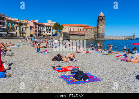 Collioure, France, Beach Scene, Mediteranean Sea, Seaside Village near ...