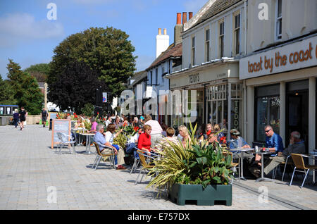 Shoreham Sussex UK Eating outside al fresco style in East Street ...