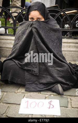 Brussels, Bxl, Belgium. 8th Sep, 2014. Yezidis woman protest in front ...