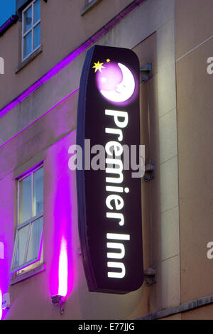Premier Inn sign at night, Stratford-upon-Avon, UK Stock Photo - Alamy