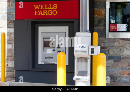 Wells Fargo Bank ATM machine, USA Stock Photo - Alamy