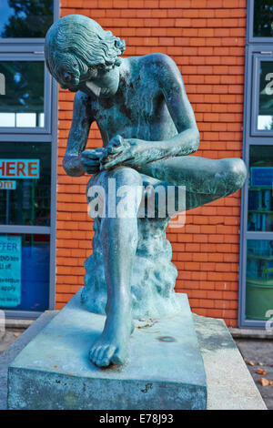 Pinau statue outside library, Loughborough, Leicestershire, England, UK ...