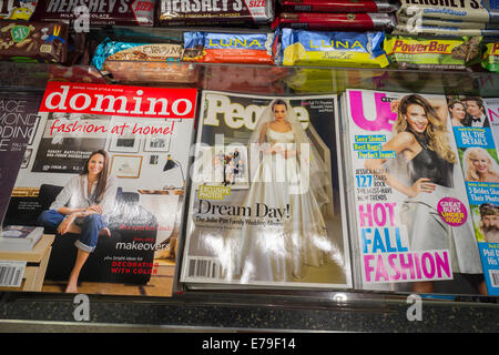 People magazine featuring the wedding of Angelina Jolie and Brad Pitt ...