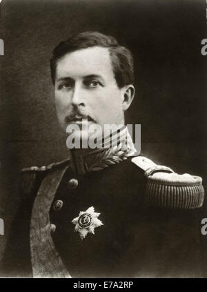 Albert I (1875-1934), King of the Belgians from 1909, in military ...