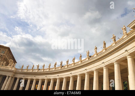 Papal Symbol Statues, Vatican Museum Inside Ornate Ceiling Map Room Details Dragon Symbol Rome ...