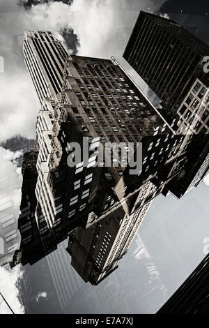 Architectural contrasts in Manhattan Stock Photo - Alamy