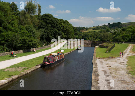 Canal barges on the Peak Forest Canal at Whaley Bridge Derbyshire Peak ...
