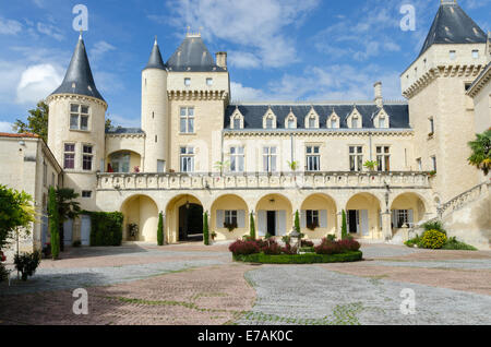 Courtyard at Chateau de la Riviere in the Fronsac region of Bordeaux ...