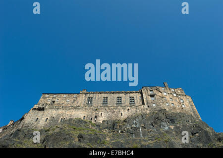 Steep rocky cliffs at the back of Edinburgh Castle Stock Photo - Alamy