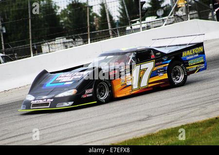 OSCAAR Outlaw Super Late Model driver KEVIN CORNELIUS #17 and friends ...