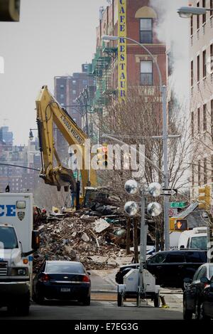 Scenes after the East Harlem 'explosion' and building collapse in New ...