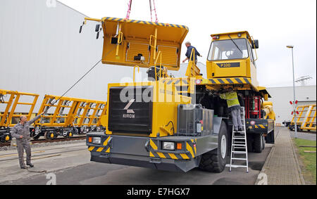 Employees of Kirow Ardelt GmbH prepare a "Slag Taurus" slag transporter ...
