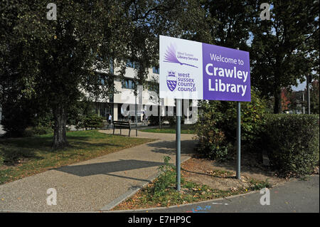 crawley library libraries west sussex council building Stock Photo - Alamy