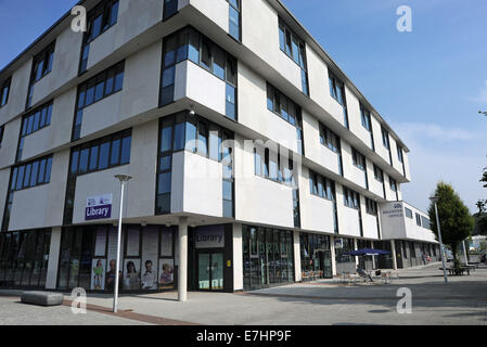 crawley library libraries west sussex council building Stock Photo - Alamy