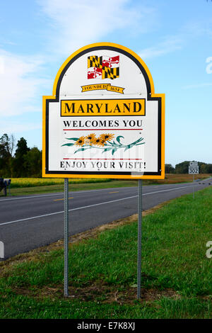 Welcome to Maryland road sign entering the state Stock Photo - Alamy