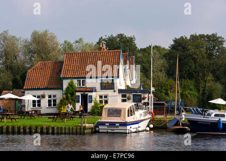 Surlingham Ferry public house pub on River Yare Norfolk Broads Stock ...