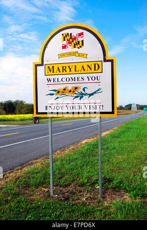 Welcome to Maryland road sign entering the state Stock Photo - Alamy