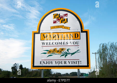 Welcome to Maryland road sign entering the state Stock Photo - Alamy