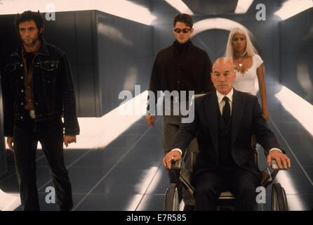 X-MEN -2000 HALLE BERRY, STORM Stock Photo - Alamy