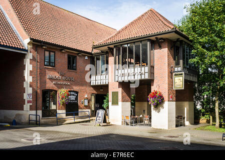 The Bridge House, Wetherspoon pub, Chippenham town centre, Wiltshire ...