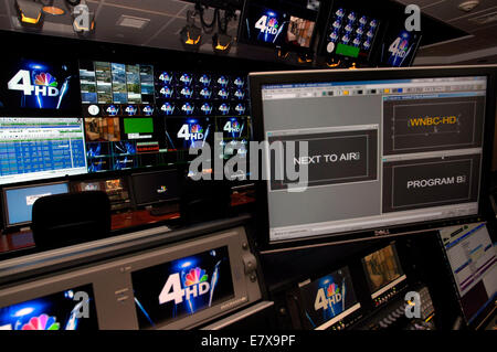 WNBC Channel Four HDTV studio and control room in Rockefeller Center ...