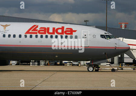 LAUDA BOEING 737 Stock Photo - Alamy
