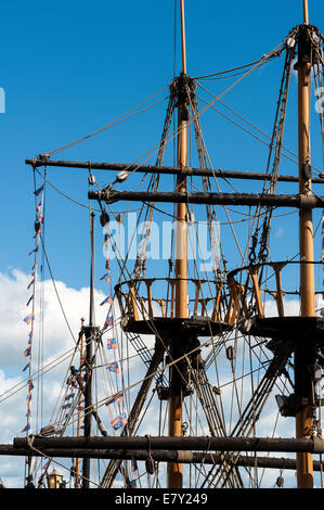 ship mast crows nest rope sail high tall lookout ocean sea boat wood ...