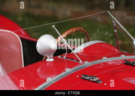 1958 Ferrari pontoon fender testarossa Stock Photo - Alamy