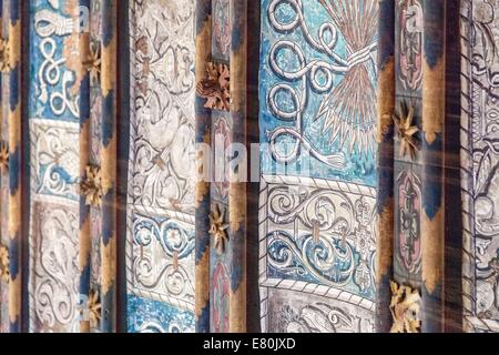 Elaborate decorative geometric pattern in the ceiling tiles of the ...
