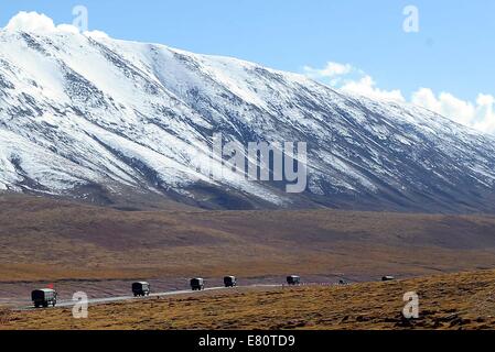 The Tanggula Pass Station of Qinghai-Tibet railway, Tibet Autonomous ...