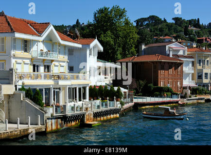 A Yali on the waterfront of the Bosphorus in Instanbul. The Yalis are ...