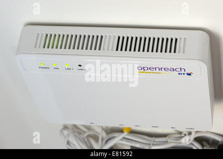 Fibre optic fiber broadband with BT Openreach modem and technicolor ...
