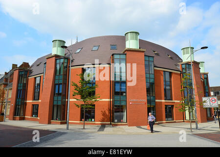 Swindon Central Library, Regent Circus, Swindon, Wiltshire, England ...
