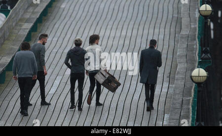1 Direction shoot a music video on Clevedon pier Featuring: One ...