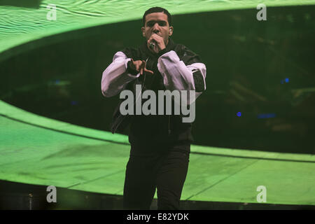 Drake performs live at London's O2 Arena Featuring: Drake Where: London ...