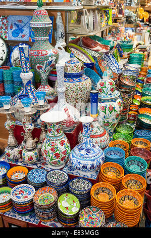 Turkish ceramics and pottery shop in Istanbul, Turkey Stock Photo - Alamy