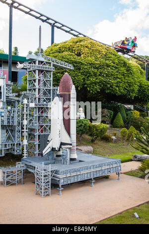 Model of the NASA space shuttle at Legoland Windsor Stock Photo - Alamy