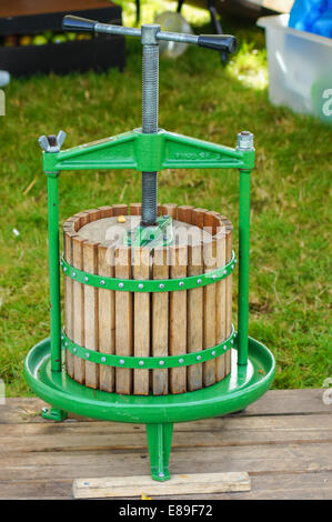 Apple Cider Press Stock Photo - Alamy