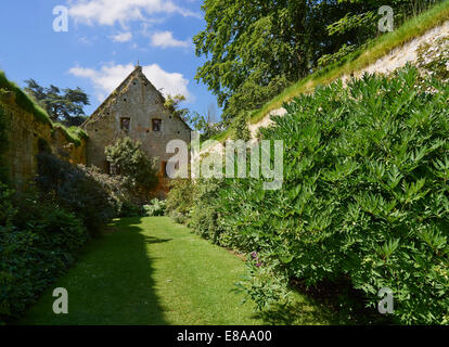 Sudeley castle, the tithe barn, Cotswolds, England Stock Photo - Alamy