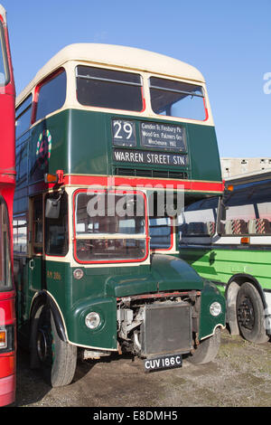 Green bus, routemaster Stock Photo - Alamy