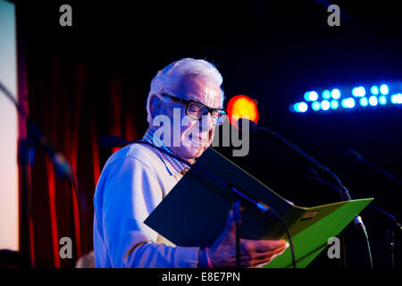 Barry Cryer performing with Craig Brown & Friends Stock Photo - Alamy