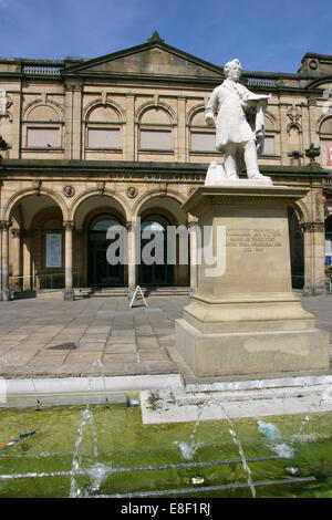 Statue of artist William Etty, York Art Gallery, Exhibition Square ...