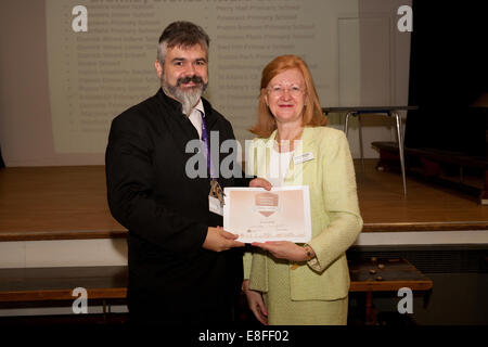 London's Deputy Mayor, Victoria Borwick, presents the Healthy Schools ...