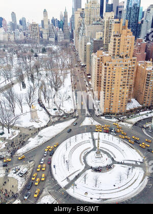 Overhead view of New York City street scene with pedestrian and green ...