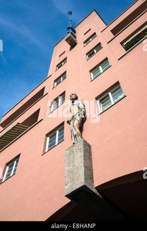 Austria, Vienna, part of facade of municipal apartment building ...