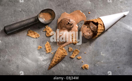 Spilled ice cream cone Stock Photo: 310629297 - Alamy