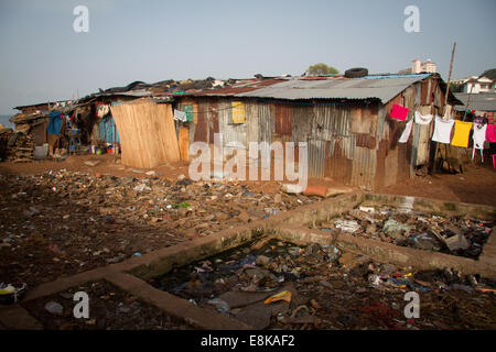 Kroo Bay slum, Freetown, Sierra Leone, West Africa Stock Photo - Alamy