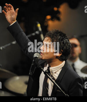 Berlin, Germany. 07th Oct, 2014. German Chancellor Angela Merkel (L ...