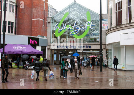 Croydon Whitgift Centre People Shopping Stock Photo - Alamy